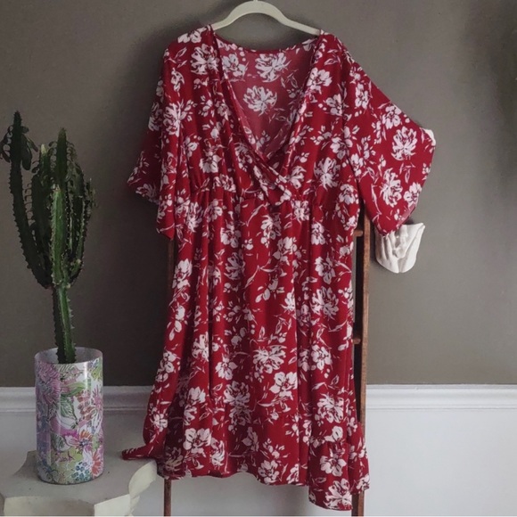 Emery Rose | Dresses | Emery Rose Red Floral Dress | Poshmark